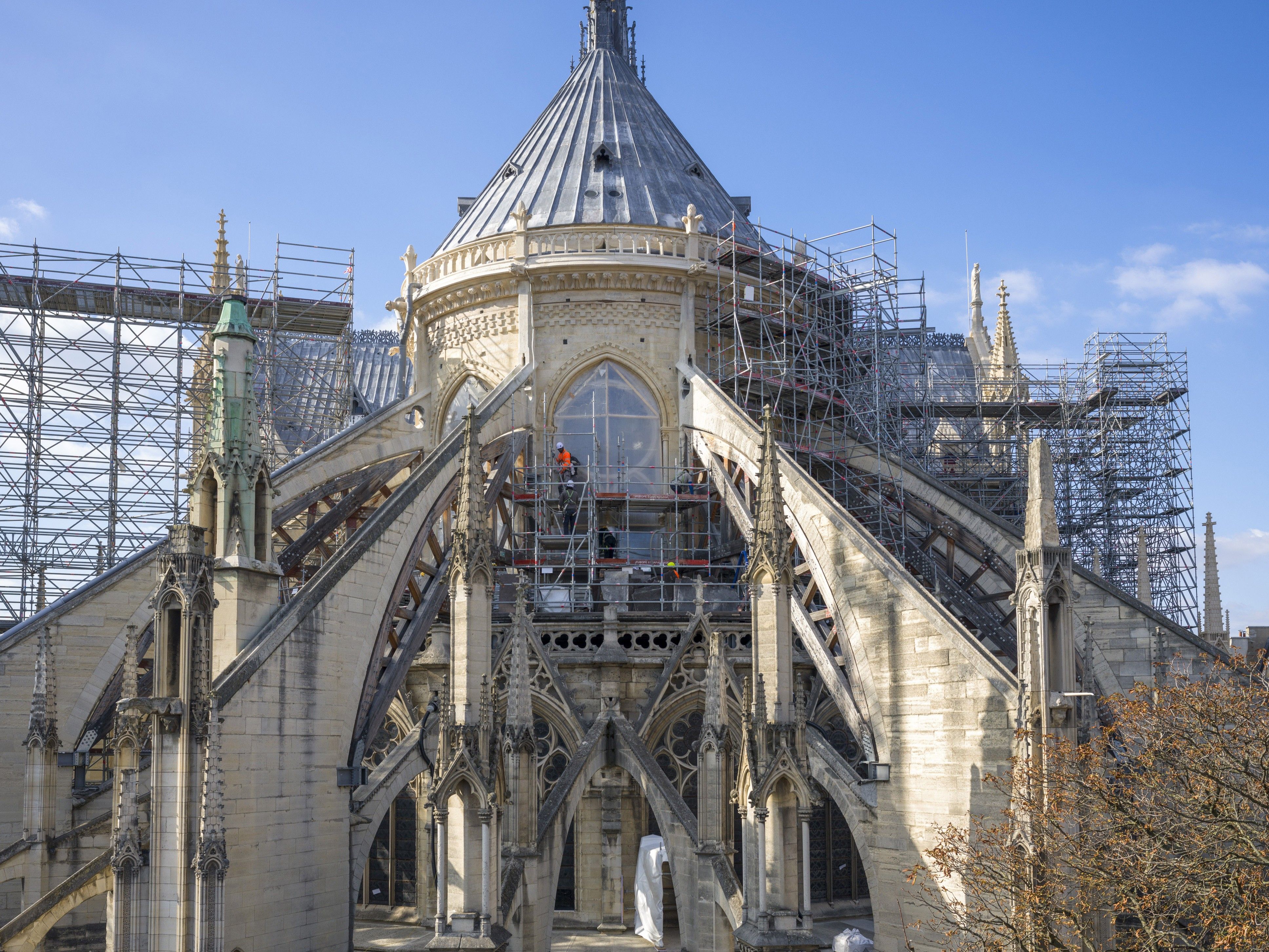 Rebâtir Notre-Dame de Paris - Les murs du chevet se dévoilent